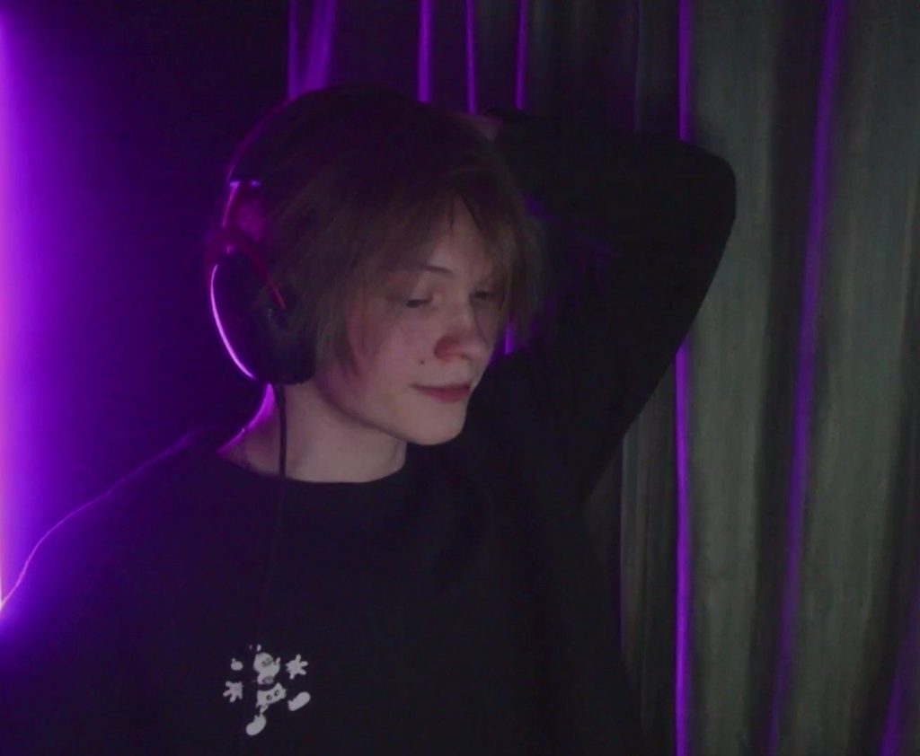 deepins02: биография стримера, стримы на твиче, телеграмм, фото