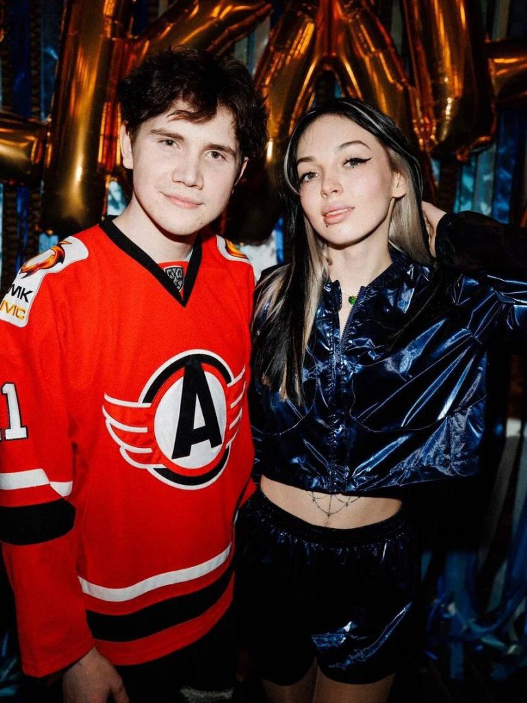 shadowkekw: биография стримера, стримы на твиче, телеграмм, фото